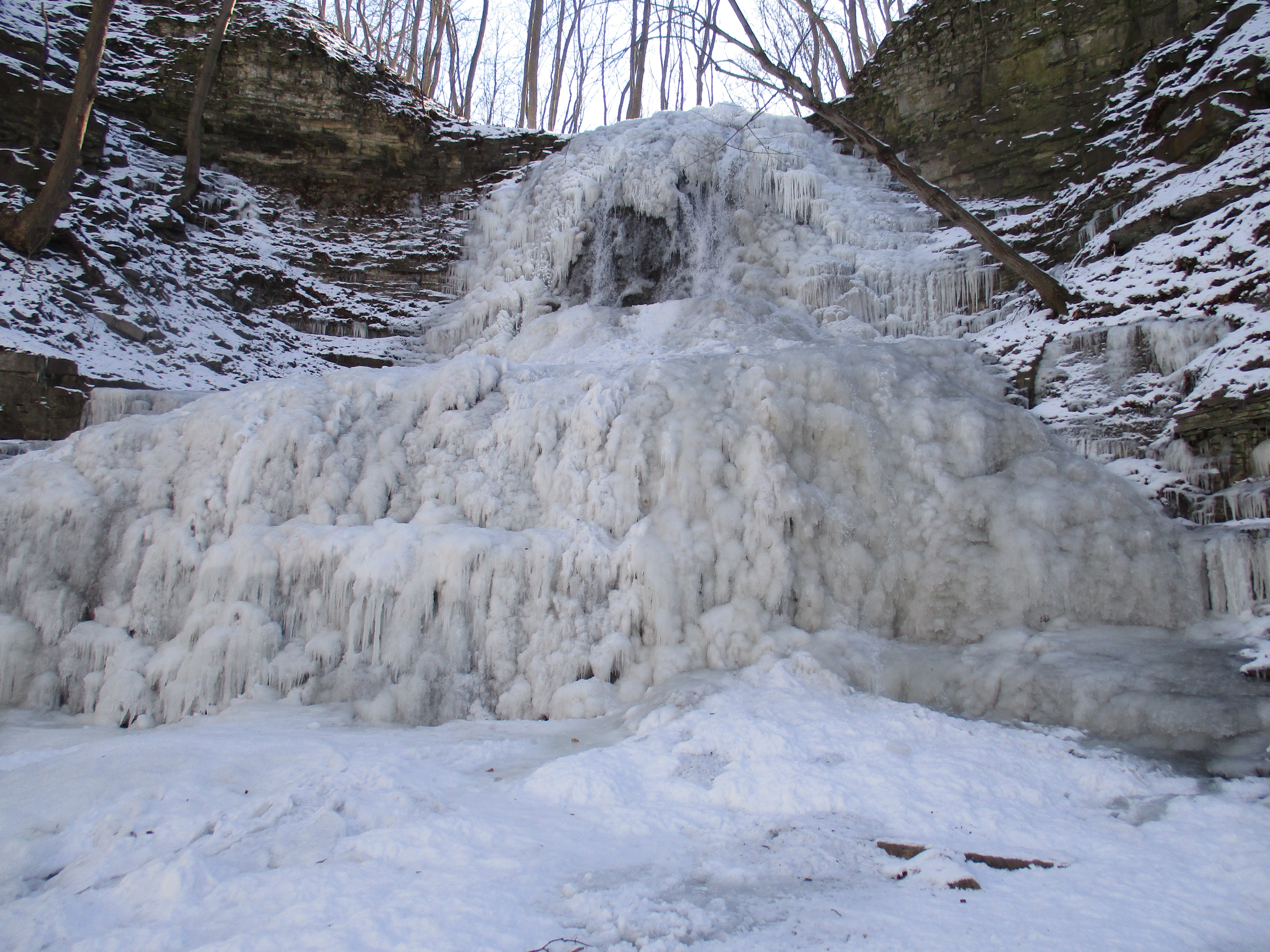 Frozen Waterfalls of Ancaster | Hiking the GTA
