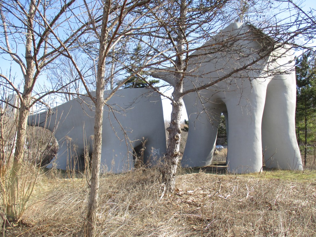 Abandoned Don Mills Road | Hiking the GTA