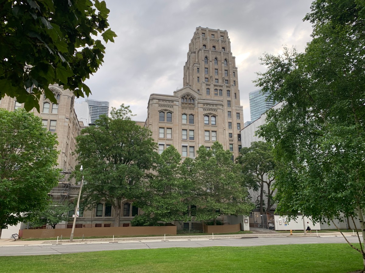 The Whitney Block – Toronto’s Empty Tower | Hiking the GTA
